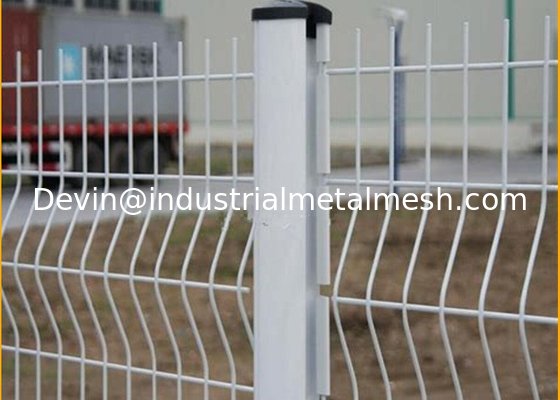 Welded 3D Security Fence With Reinforcing Fold For Farm Fencing supplier