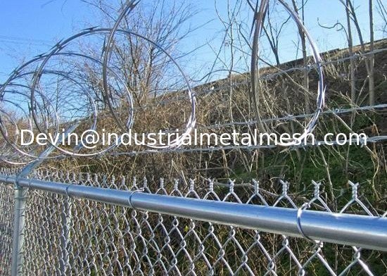 Black Chain Link Fence Is The Common Type PVC Chain Link Fencing supplier