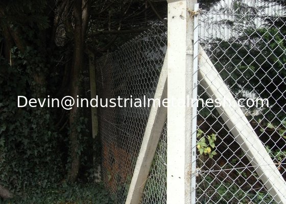 Australia Standard   6ft X 50ft 50x50mm Opening 9gauge PVC Coated Steel Wire Chain Link Fence For Airport Fence supplier