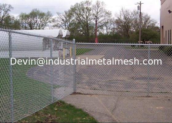 Australia Standard   6ft X 50ft 50x50mm Opening 9gauge PVC Coated Steel Wire Chain Link Fence For Airport Fence supplier