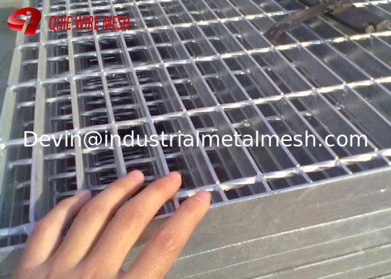 China Supplier Galvanized Steel Grating / Steel Bar Grating Welded Steel Grating For Pool Grating supplier