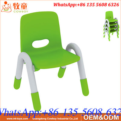 Day Care Centre High Quality 4 Seats Round Wood Table and Plastic Chairs for 2-5 years old kids supplier