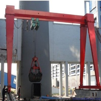 Garbage grab crane