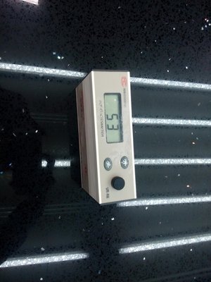 ISO9001 Black Speckle Shinning Bathroom Floor Tiles Thin Slabs Panels