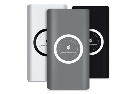 Fashion 3 In 1 QI Wireless Power Bank 10000mah 135*73*19mm Dimension OEM Support