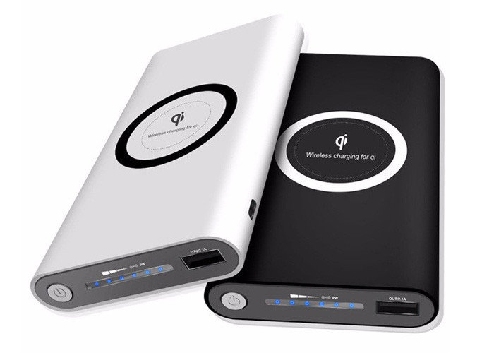 Fashion 3 In 1 QI Wireless Power Bank 10000mah 135*73*19mm Dimension OEM Support