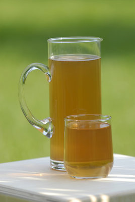 Total Sugar 70%, Total Acid (as Acetic acid)8% Kombucha tea extract powder
