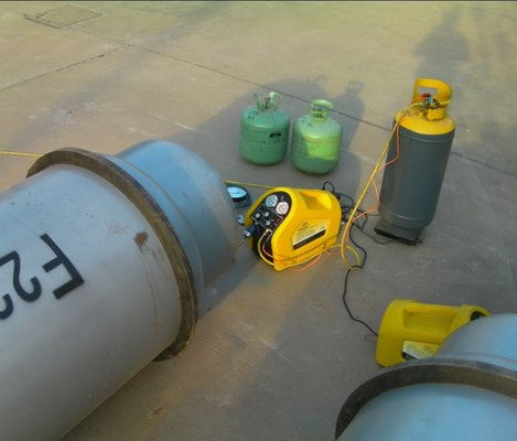 Portable 3/4 HP Oil Less Refrigerant Recovery Pump R134A / R410A / R22