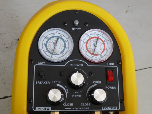 CM2000A Portable Refrigerant Recovery Machine , Oil Free Compressor Refrigerant Reclaim Unit