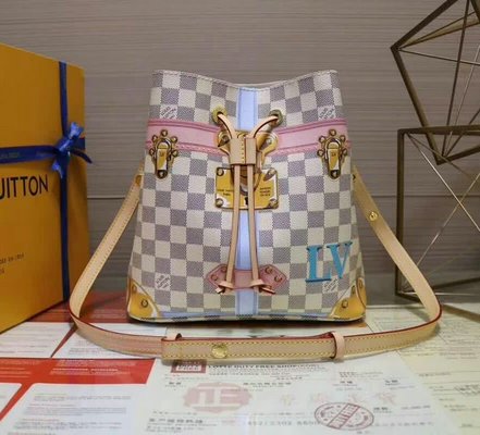 Replica Handbags,Louis Vuitton Luxury Monogram Canvas and Leather Handbag Neonoe