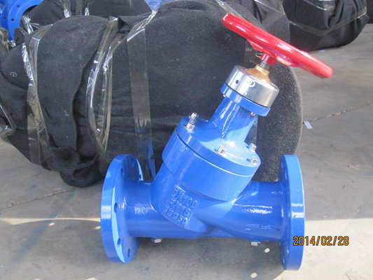 Red Handwheel Balanced Control Valve Double Flange With Accurate Flow Control