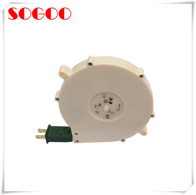 Reliable Retractable AC Power Extension Cord With EU Plug 1 Year Warranty