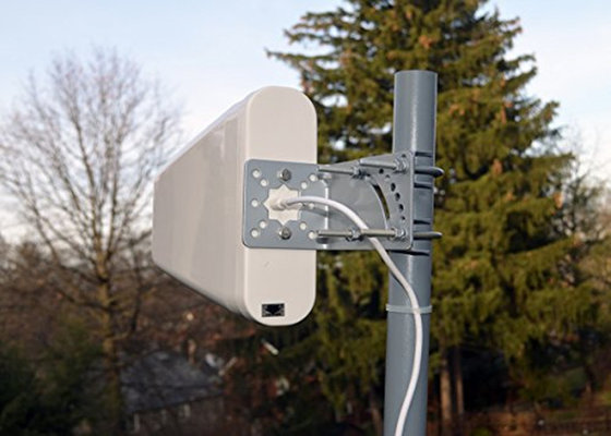High Gain 4G LTE Yagi Antenna Fixed Mount 11 dBi  700 - 2700 MHz 50 ohm Impedance