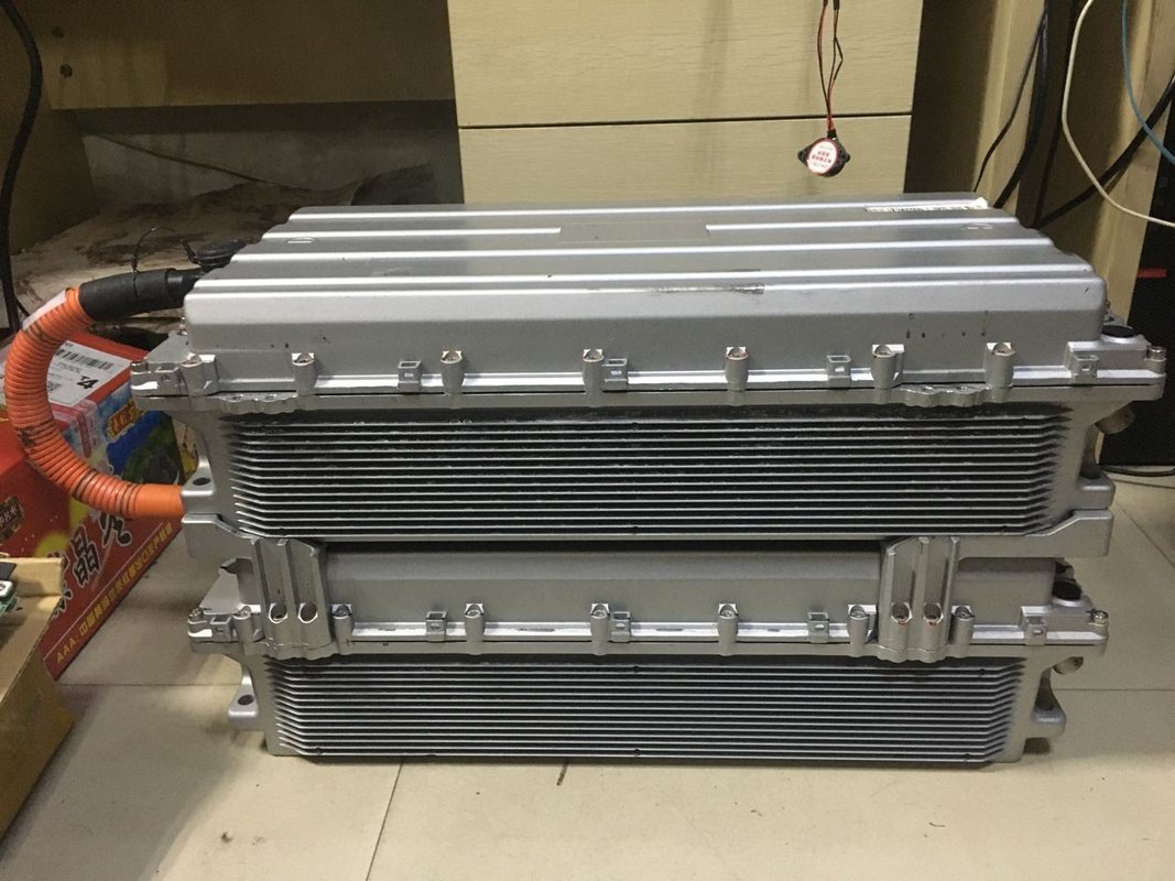 24V 100Ah LpCO battery microvast 10000 life cycle and non-flamable liquid full fill in tank