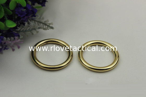 China custom fancy zinc alloy light gold 32 mm metal o ring manufacture