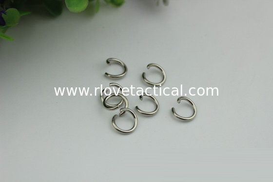 2018 Latest design simple durable 7 MM gold round shape metal iron wire buckles for clothes