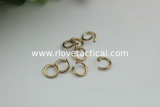 2018 Latest design simple durable 7 MM gold round shape metal iron wire buckles for clothes