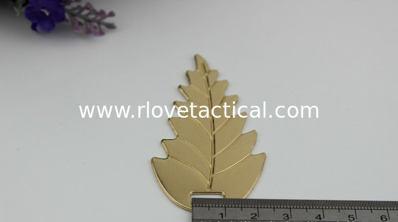 OEM zinc alloy light gold & gunmetal leaf pattern metal logo label tags for handbag/shoes accessories