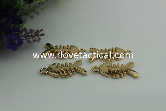 Small light gold fish bones pattern zinc alloy metal handbag logo label tags for sales