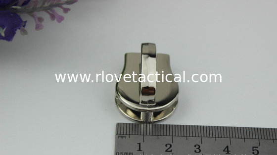 Eco-friendly zinc alloy bag accessories nickel color metal train head zipper slider 15#