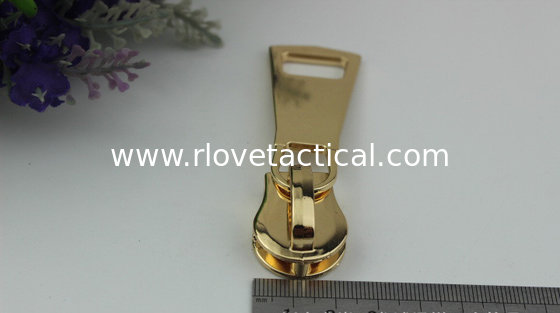 Personalized simple design zinc alloy 3 color 15# zipper with zipper puller slider for handbag