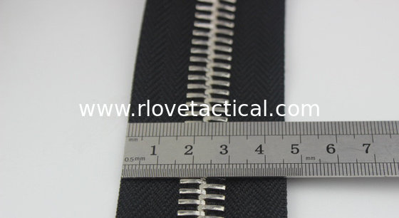 Personalized simple design zinc alloy 3 color 15# zipper with zipper puller slider for handbag