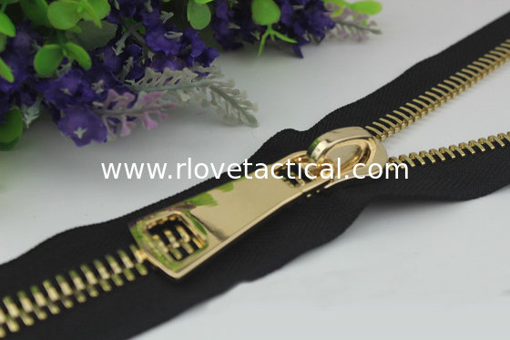 Personalized simple design zinc alloy 3 color 15# zipper with zipper puller slider for handbag
