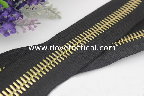 Personalized simple design zinc alloy 3 color 15# zipper with zipper puller slider for handbag