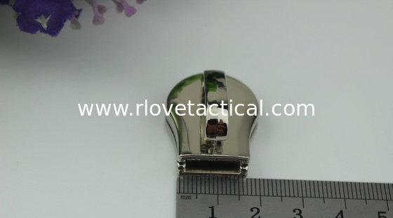 Personalized simple design zinc alloy 3 color 15# zipper with zipper puller slider for handbag