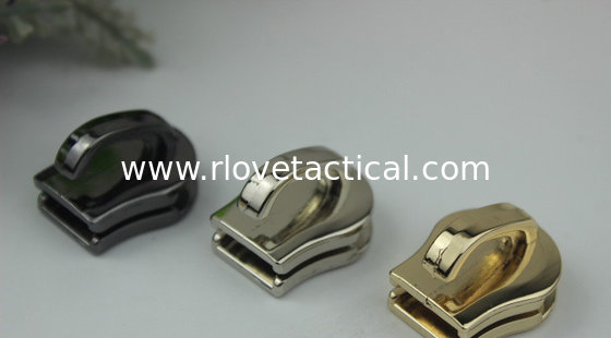 Personalized simple design zinc alloy 3 color 15# zipper with zipper puller slider for handbag