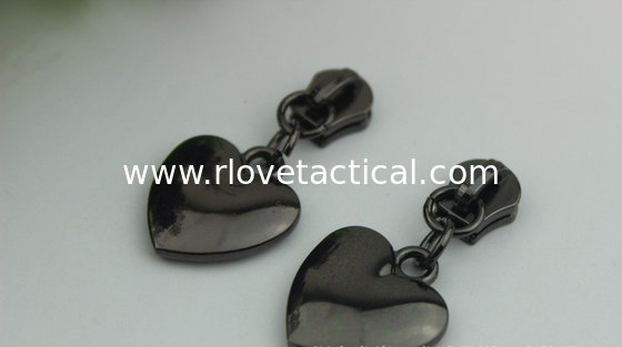 Guangzhou bag accessories zinc alloy 4 color 5# zipper slider with heart pattern metal zipper puller