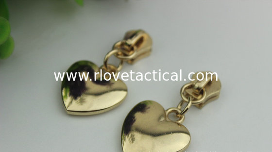 Guangzhou bag accessories zinc alloy 4 color 5# zipper slider with heart pattern metal zipper puller