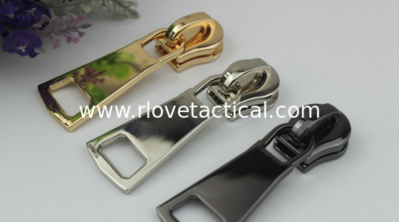 Factory price customized size zinc alloy light gold No.15 metal zipper slider with puller