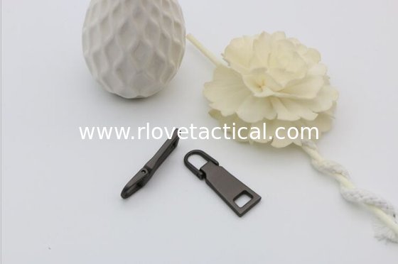 Good quality handbag hardware zinc alloy gold 39.9 mm zipper puller custom