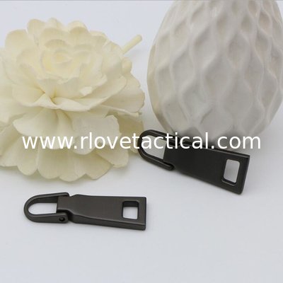 Good quality handbag hardware zinc alloy gold 39.9 mm zipper puller custom
