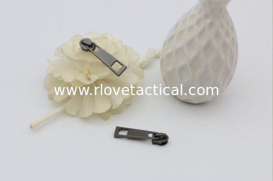 Super quality handbag hardware decorative gunmetal color 3# square shape zipper puller with slider
