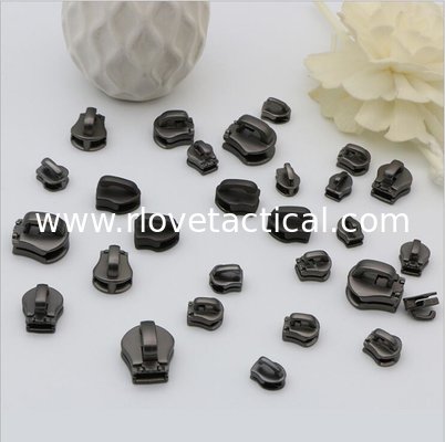High level all kinds of size metal handbag hardware zinc alloy zipper sliders with gunmetal color