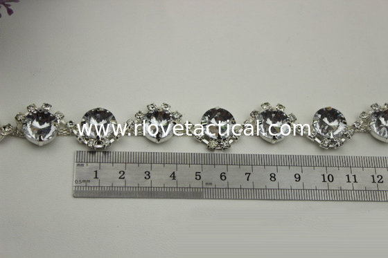Beautiful customized silver color diamond hardware iron 17 mm luxury chain for bags