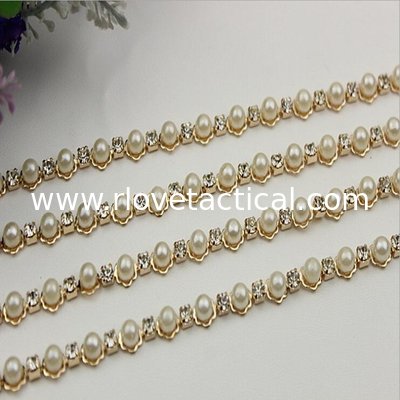 Perfect customized high quality 10 mm width light gold white pearl decorative metal chain for bag strap