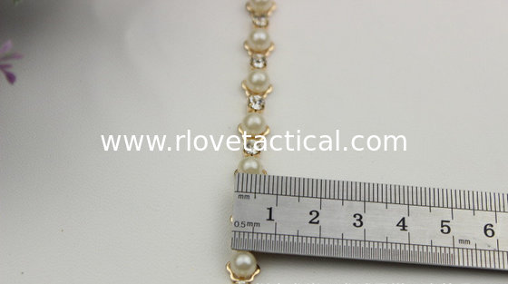Perfect customized high quality 10 mm width light gold white pearl decorative metal chain for bag strap