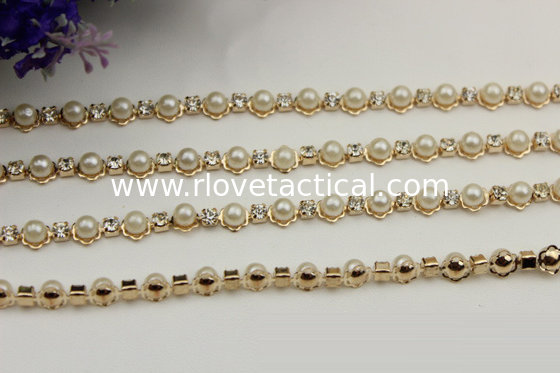 Perfect customized high quality 10 mm width light gold white pearl decorative metal chain for bag strap