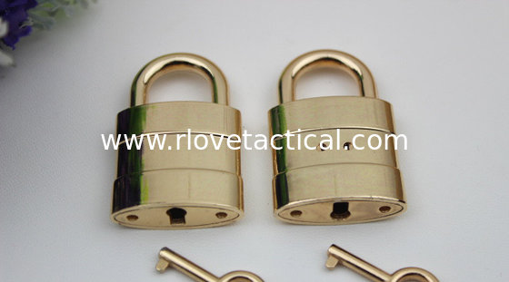 Custom high quality 3 size zinc alloy light gold decorate handbag metal turn lock with key