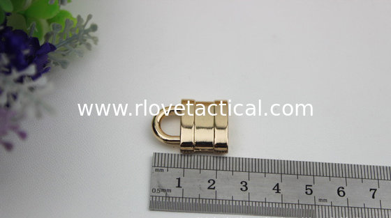 Custom high quality 3 size zinc alloy light gold decorate handbag metal turn lock with key