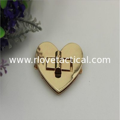 2018 New style metal hardware products zinc alloy gold bag accessories heart shape metal bag locks