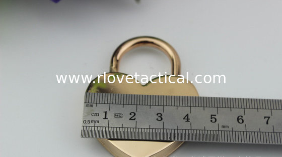 Fashion hardware handbag light gold decorative zinc alloy hanging heart shaped concentric lock for sales