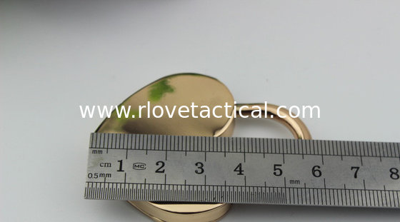 Fashion hardware handbag light gold decorative zinc alloy hanging heart shaped concentric lock for sales