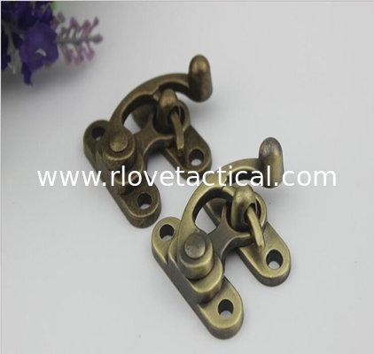 Durable classical hanging brush anti brass color zinc alloy wooden box clip locks