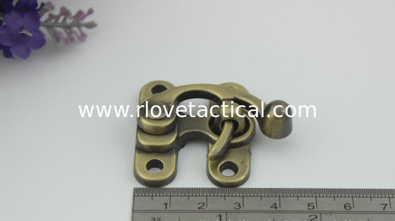 Durable classical hanging brush anti brass color zinc alloy wooden box clip locks