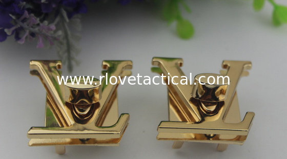 High polished zinc alloy gold plated V letters handbag twist lock