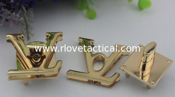 High polished zinc alloy gold plated V letters handbag twist lock